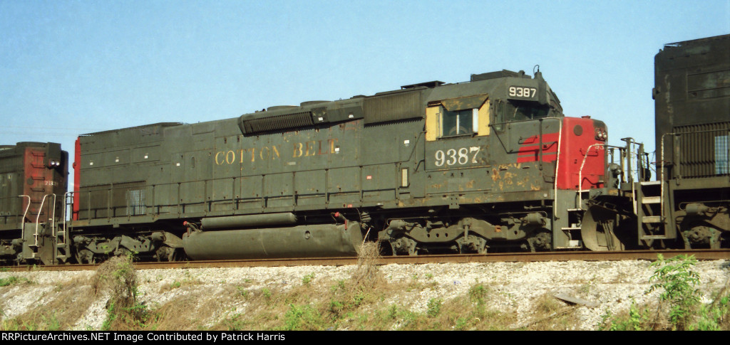 SSW 9387 SD45T-2 on an eastbound intermodal train by Dahlia Walk at NE Tower on CSX in New ...